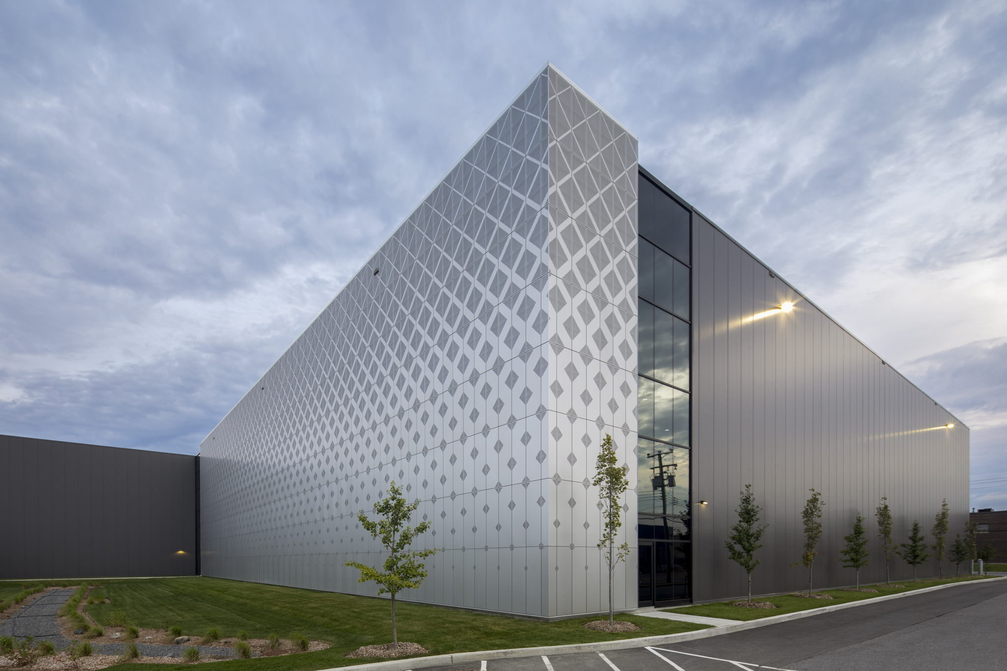 Projet | Browns Shoes - Agrandissement de l'entrepôt — GKC Architecture ...